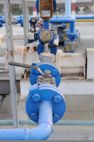 Refinery control valves Stock Photos, Royalty Free Refinery control ...