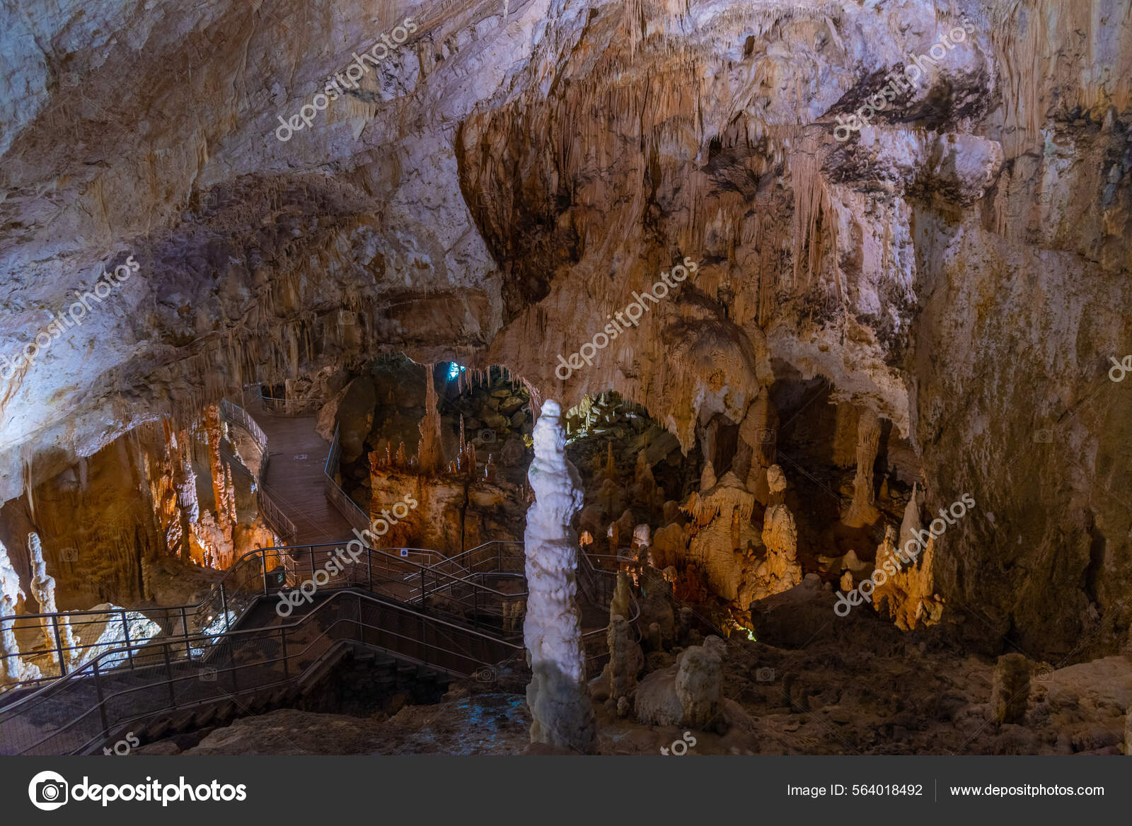 Grotte Frasassi Caves Italy Stock Photo by ©Dudlajzov 564018492