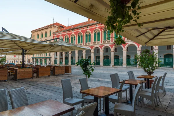 La piazza étteremben Stock Photos, Royalty Free La piazza étteremben ...