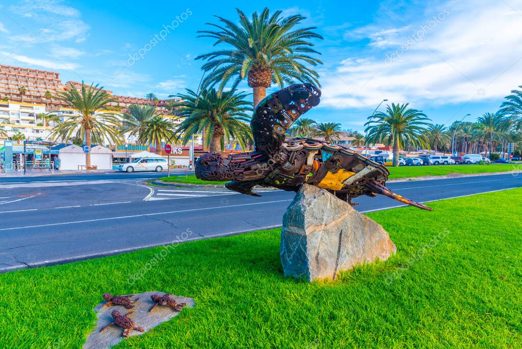 Morro Jable, España, 24 de enero de 2021: Escultura artística en el ...