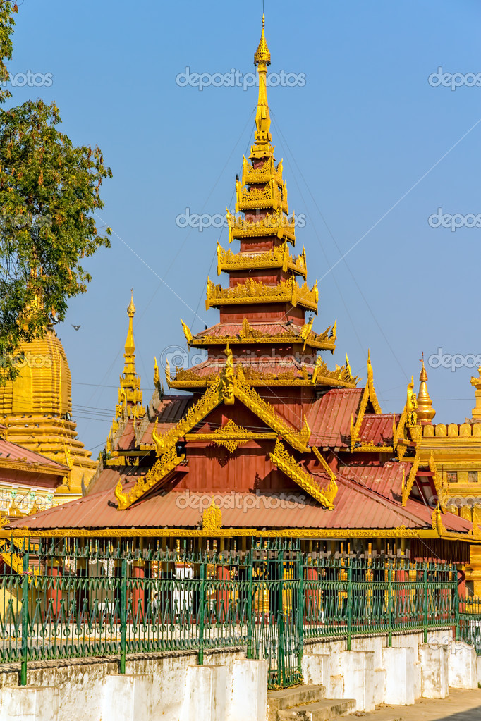 The Shwezigon Pagoda Stock Photo by ©dbajurin 32612051