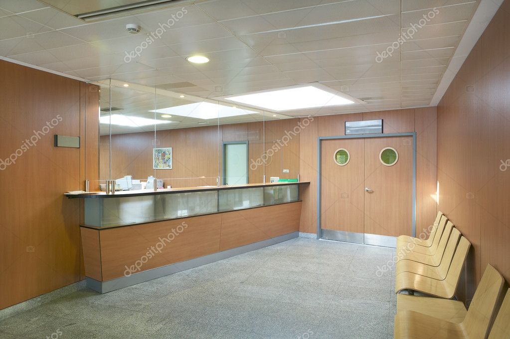 Recepción hospitalaria y sala de espera 2024