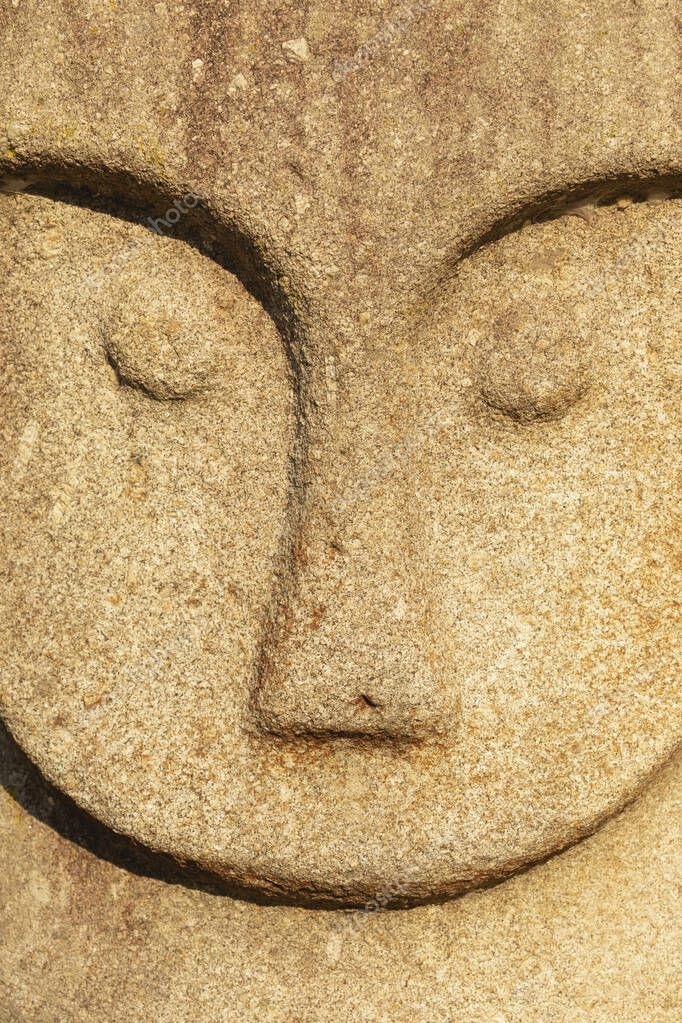 Estatua del megalito Langke Bulawa, de culturas megalíticas ...