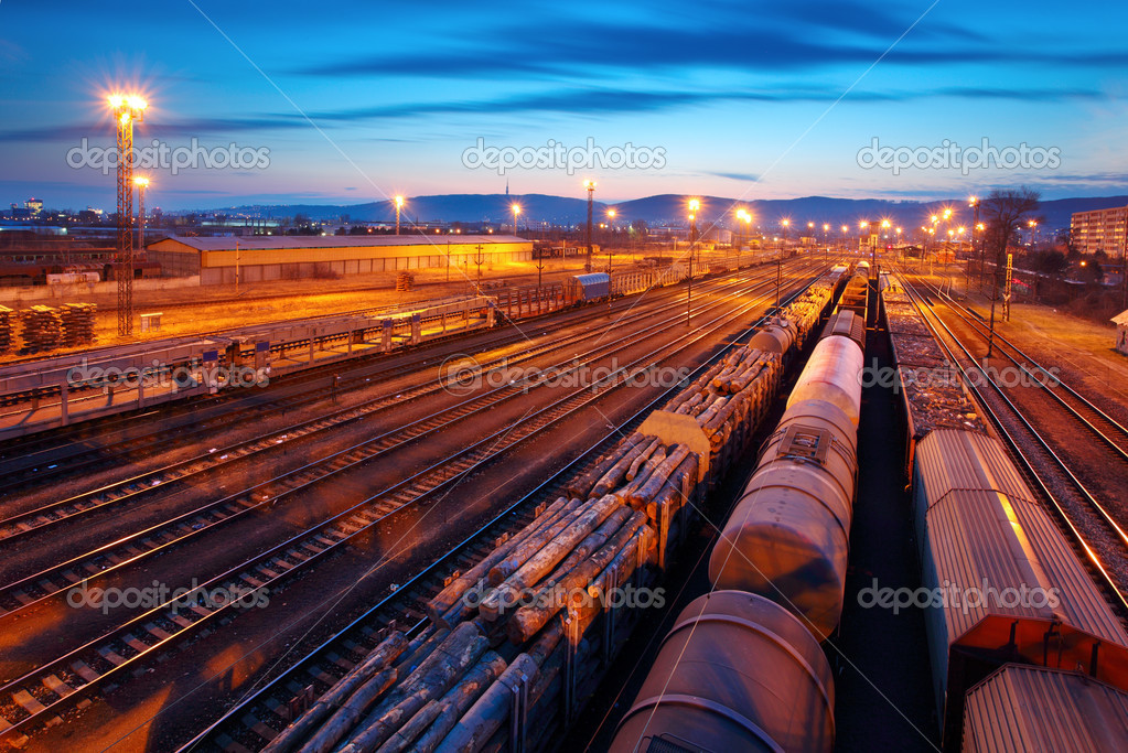 Estaci n de carga con trenes - Transporte de carga 2024