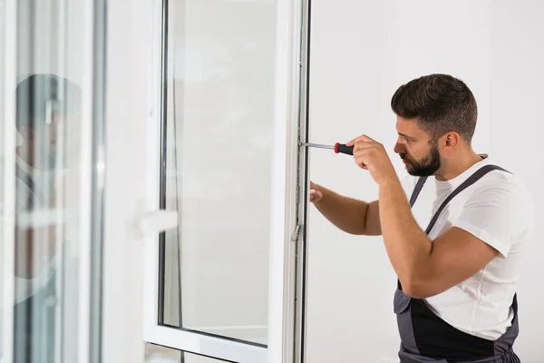 Fix windows Stock Photos, Royalty Free Fix windows Images | Depositphotos