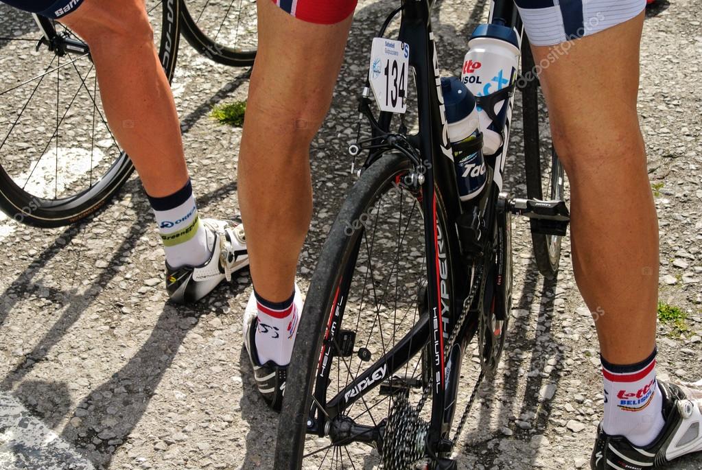 The legs of a cyclist in the Tour of Basque Country — Stock Editorial ...