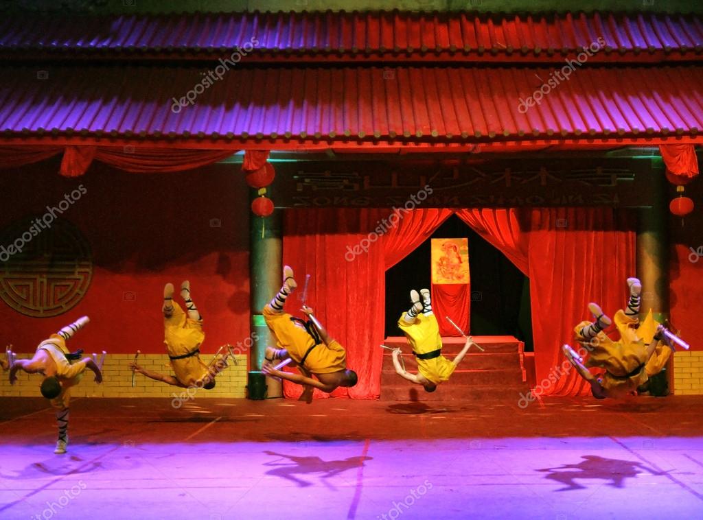 Shaolin kung fu — Stock Editorial Photo © ismedhasibuan #29012481