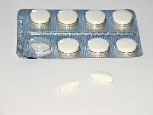 Media pastillas sueltas — Foto de Stock #21526977 — Depositphotos