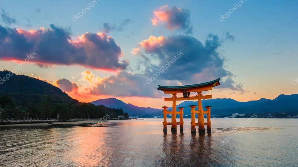 Great floating gate (O-Torii) in Miyajima, Hiroshima Stock Photo by ...