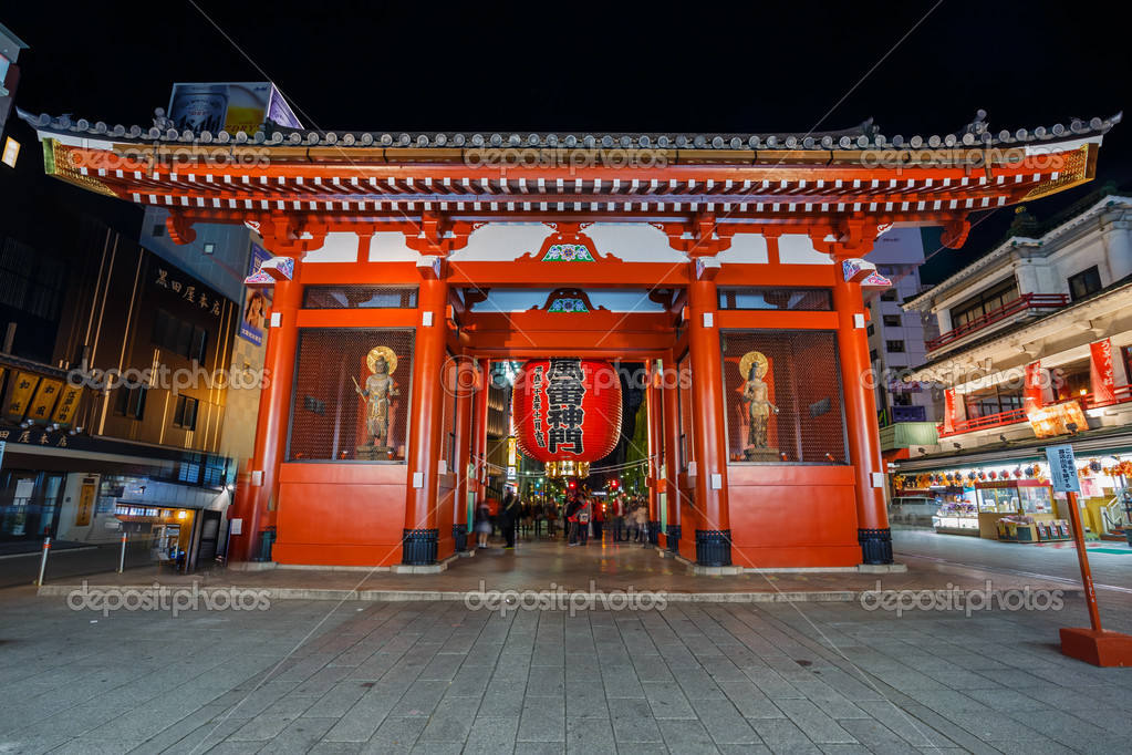 Kaminarimon Gate at Sensoji Temple in Tokyo — Stock Photo © cowardlion ...