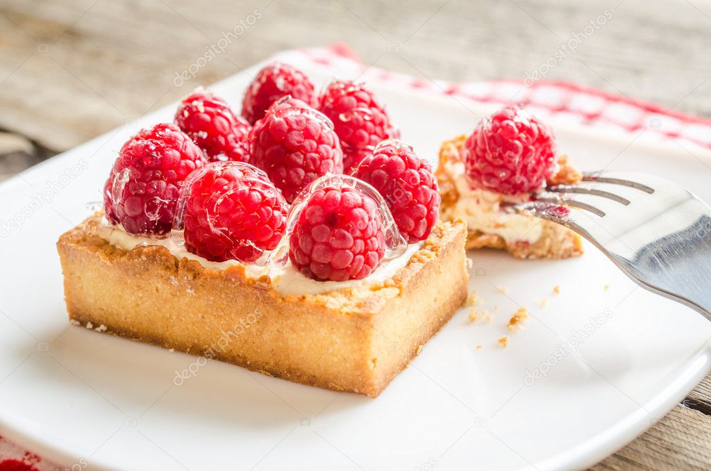 Raspberry cake Stock Photo by ©alex9500 40633745