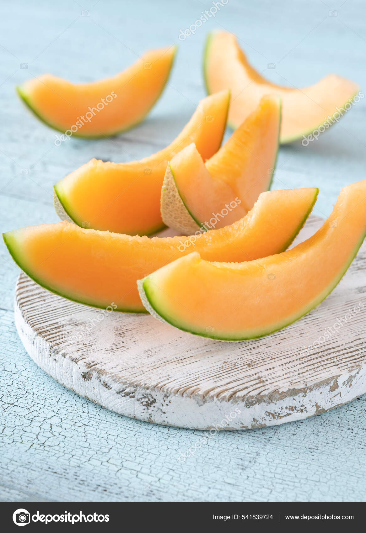 Cross Section Cantaloupe Melon Flat Lay Stock Photo by ©alex9500 541839724