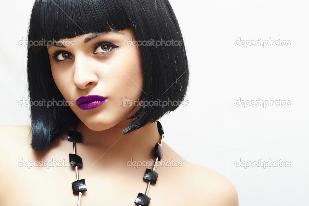 Retro hermosa morena Woman.Bob Haircut.Dark Blue lips.Beauty ...