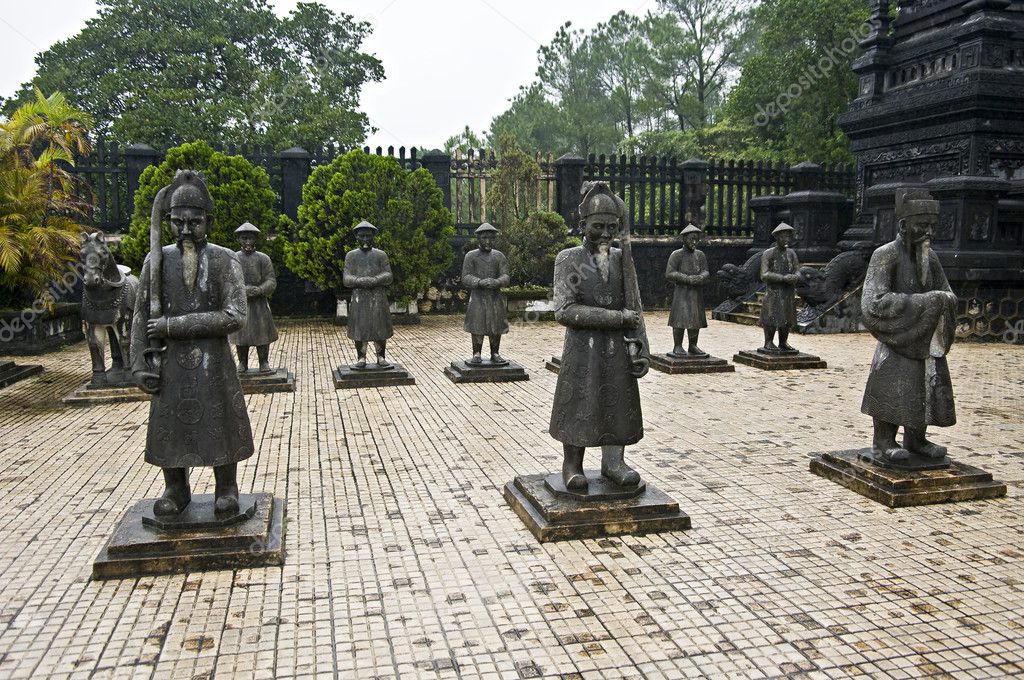 Vietnamese Soldiers and mandarines statues at Khai Dinh Emperor ...
