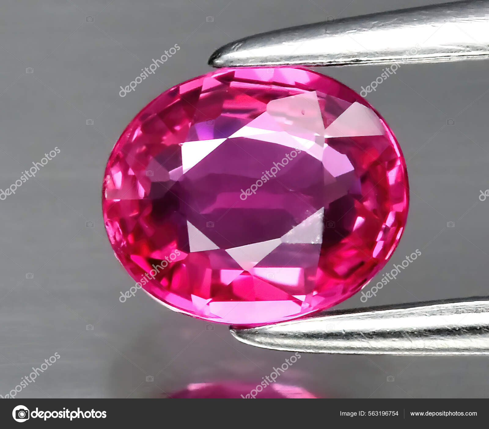 Gema Natural Rubí Rojo Pinzas Sobre Fondo — Foto de stock © Galka3250 ...