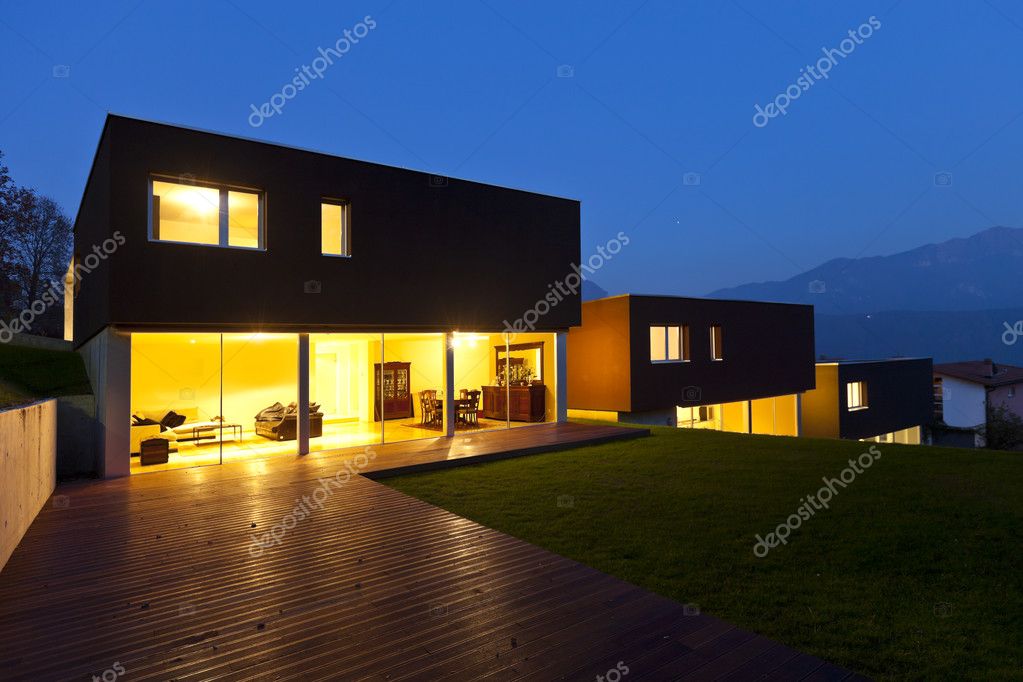 Modern house by night — Stock Photo © Zveiger #29214455