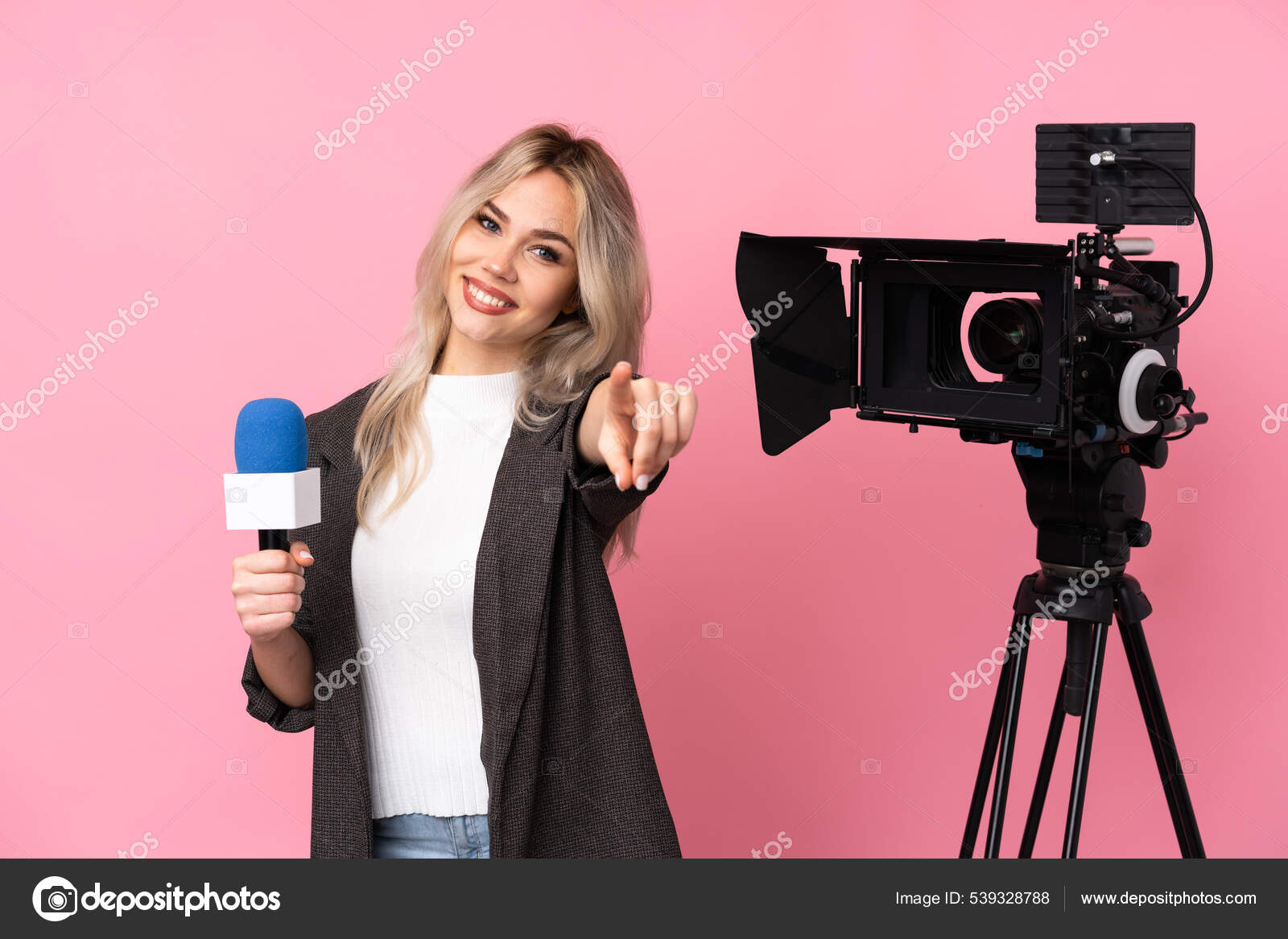 Reporter Woman Holding Microphone Reporting News Isolated Pink ...