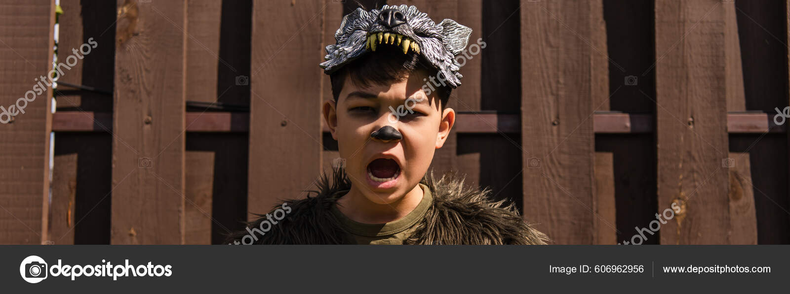 Asian Boy Scary Grimace Growling Looking Camera Outdoors Banner — Stock ...