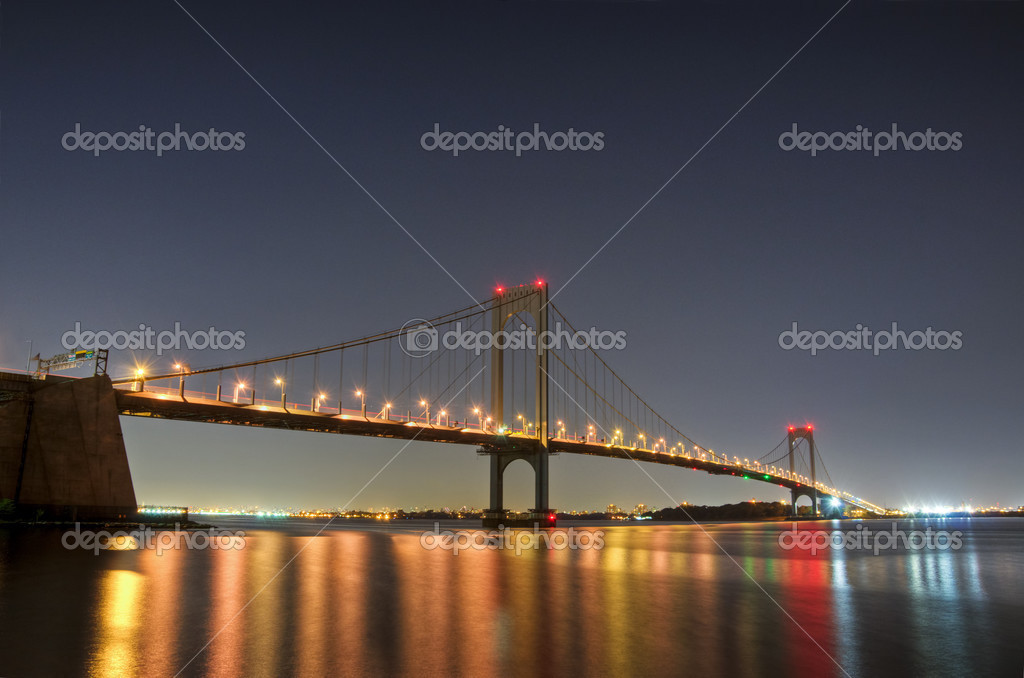 Bronx-Whitestone Bridge at Night — Stock Photo © kreulen #48158589