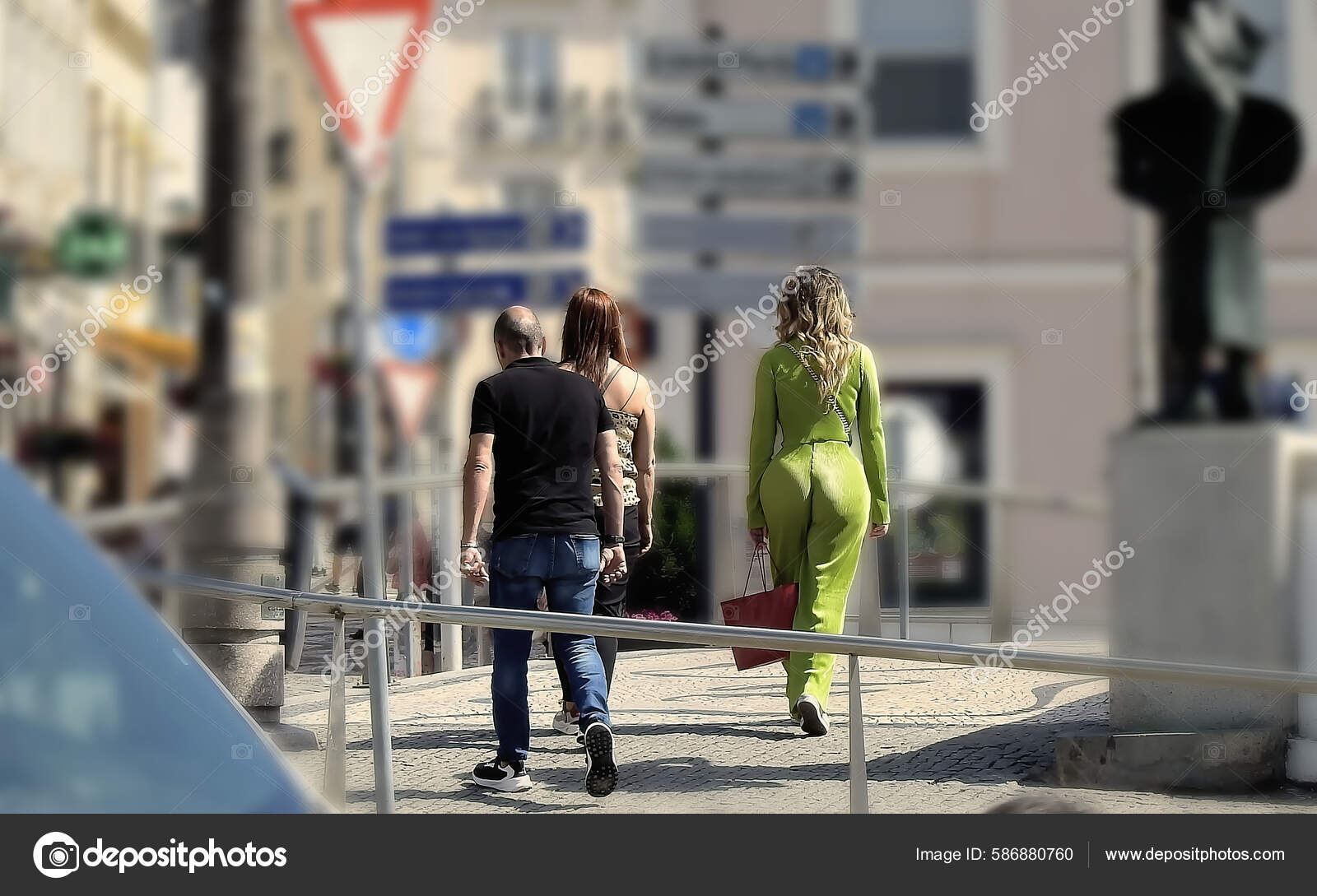 People Walking Street Intersection — Stock Editorial Photo © NEOvidio ...