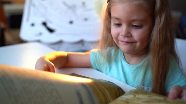 569 Girl reading a fairy tale Videos, Royalty-free Stock Girl reading a ...