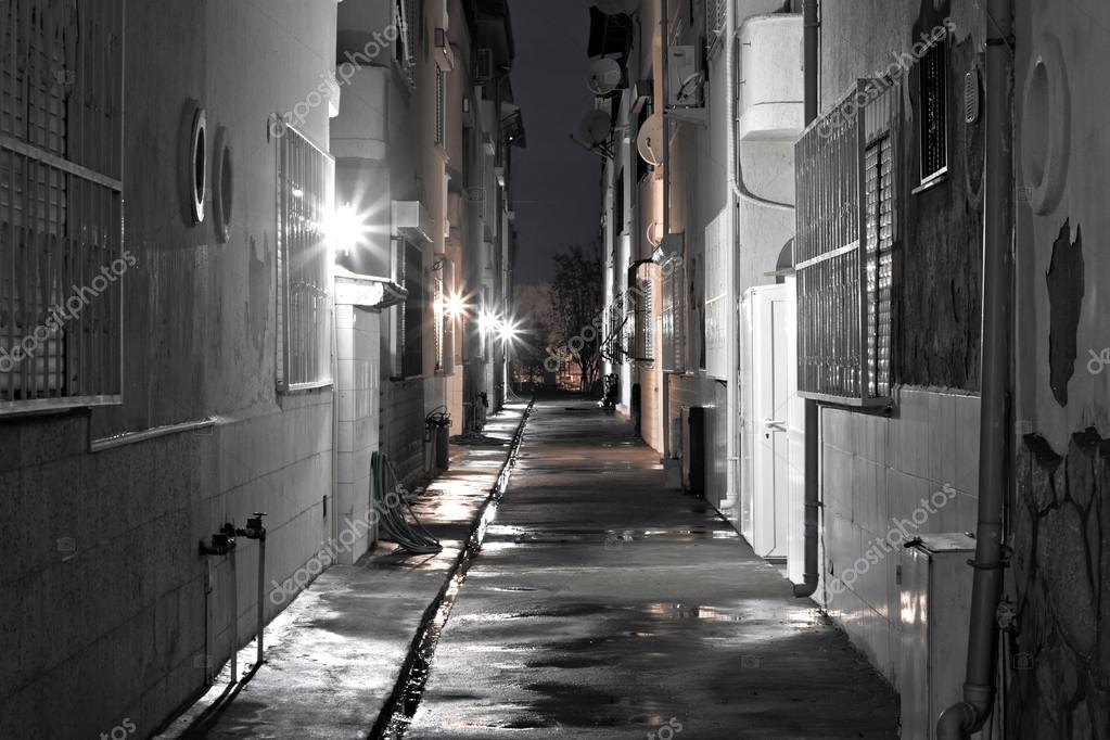 Dark back alley | Dark back alley on a wet night — Stock Photo © illu ...