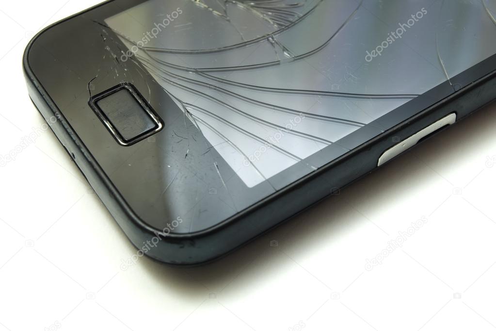 Smartphone roto — Foto de stock #21822701 © grebcha