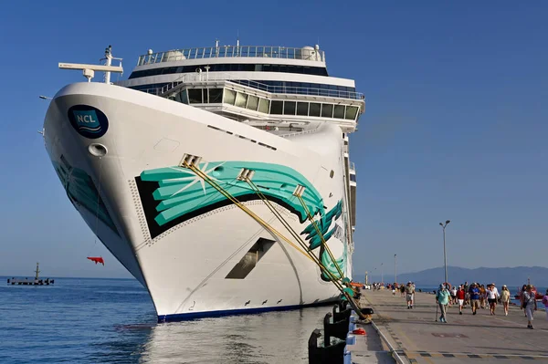 Cruise ship failure Stock Photos, Royalty Free Cruise ship failure ...