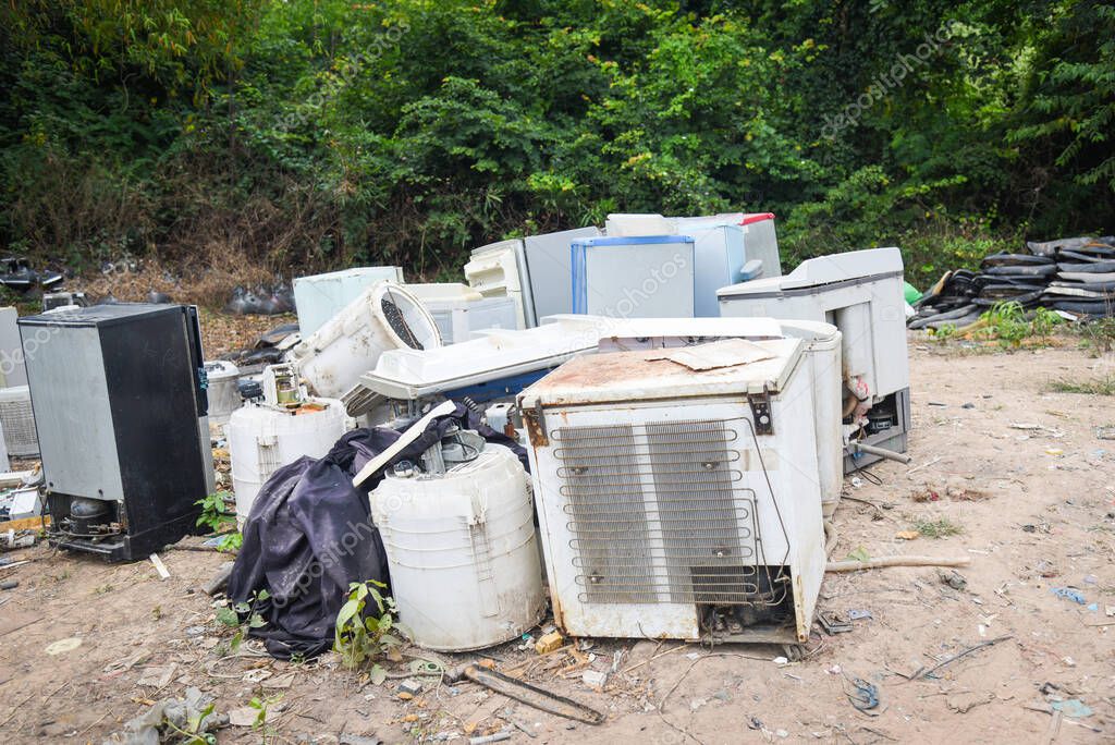 Residuos electr nicos listos para reciclar, Mont n de residuos electr nicos y dom sticos usados ...