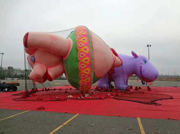 EAST RUTHERFORD, NJ, USA-OCT 5: The 2013 Macy's Thanksgiving Day Parade ...
