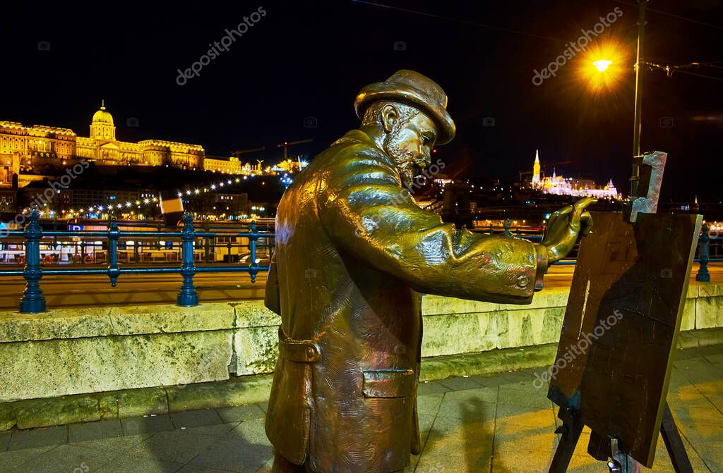 La estatua del famoso pintor húngaro Ignac Roskovics, situada en el ...