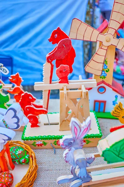 Rompiendo piñata Stock Photos, Royalty Free Rompiendo piñata Images ...