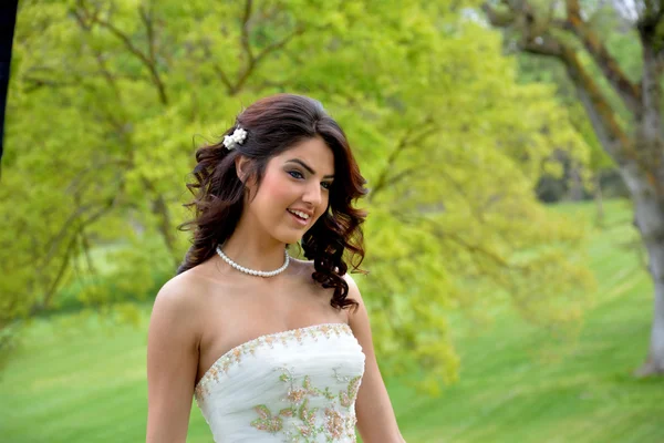 White drees asian Stock Photos, Royalty Free White drees asian Images ...