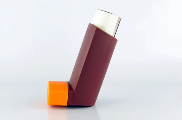 Purple asthma inhaler — Stock Photo © khuntapoldep #29242365