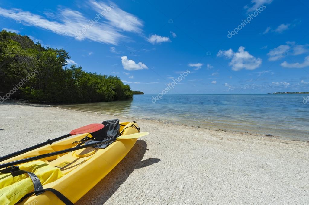 Kayak in the beach — Stock Photo © korzeniewski #22538759