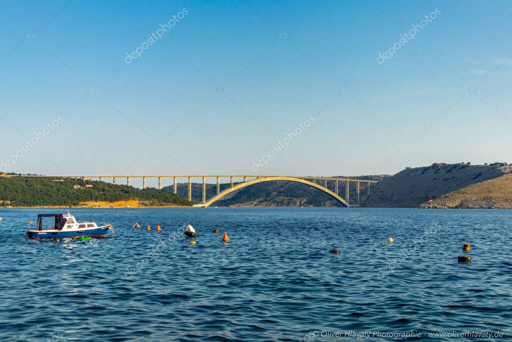 Viaje por carretera a lo largo de la hermosa costa a las puertas de la ...