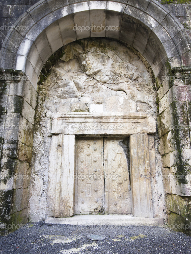 巨大な石造りのドア — ストック写真 © asafeliason #31120231