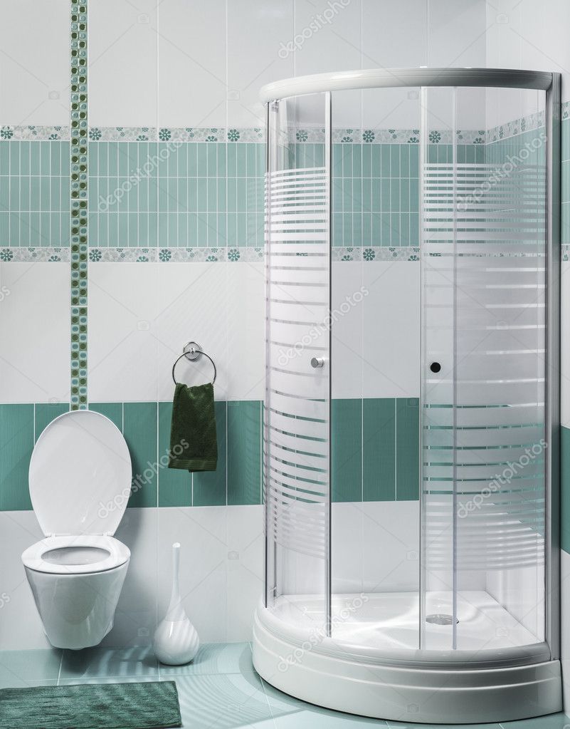 detalle de un moderno cuarto de baño interior con ducha de lujo 2023