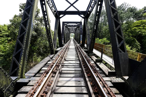 Trellis bridge Stock Photos, Royalty Free Trellis bridge Images ...