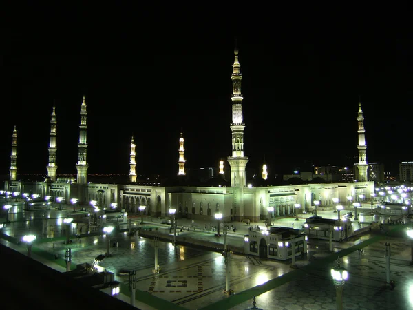 Masjid E Nabvi In Night