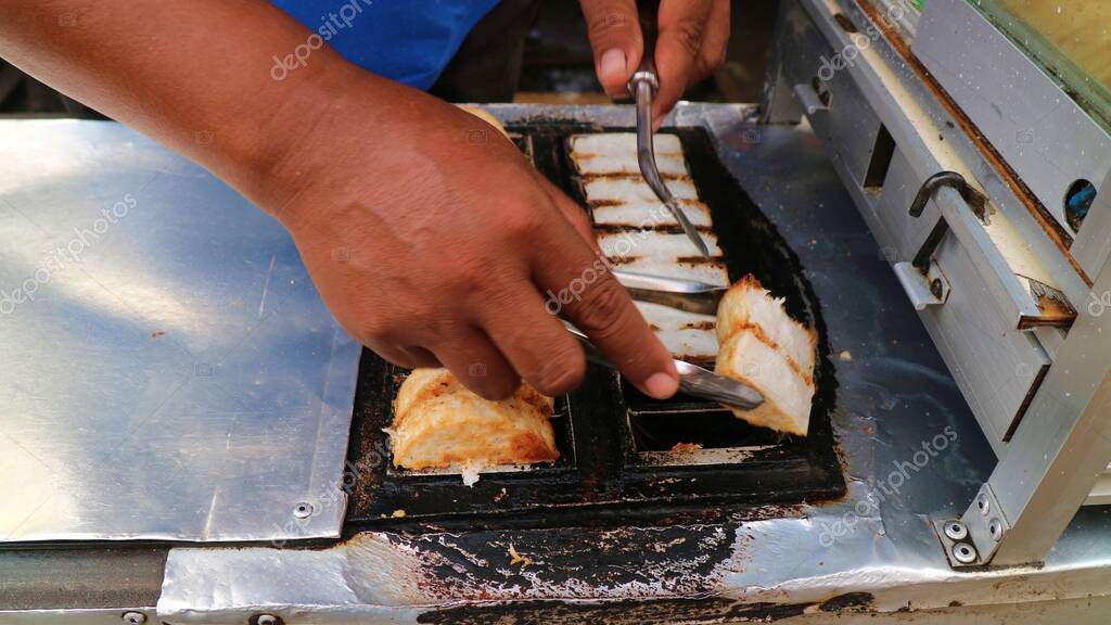 Gandos, kue pancong, Rangin. El pastel tradicional se hace de la ...