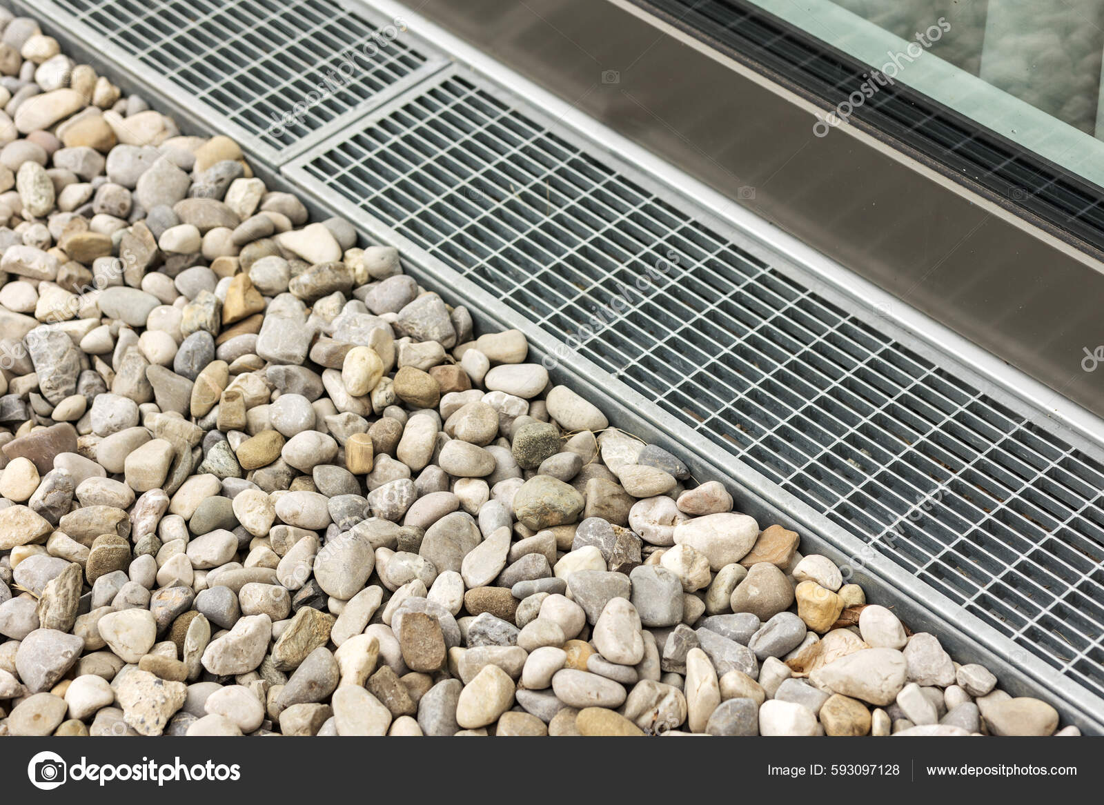 Pebbles Water Drainage Perimeter House Drainage Stainless Grate House ...