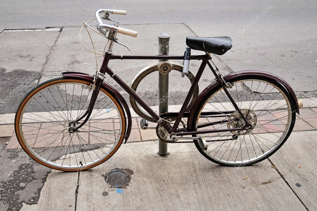 Old Vintage Bicycle — Stock Photo © Weat #34999531