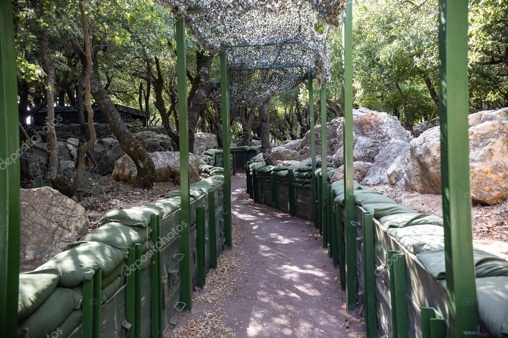 MLEETA, L BANO - Octubre 2018: Exposici n construida con armas en el ...