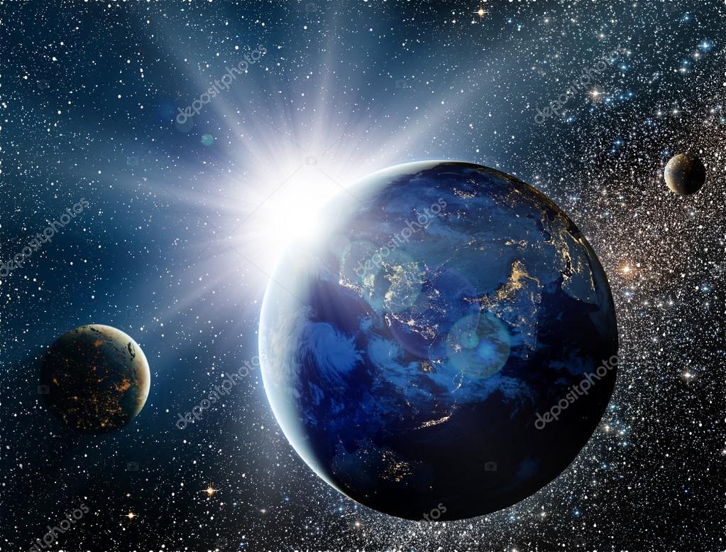 Východ slunce nad planetou a satelity ve vesmíru — Stock Fotografie ...