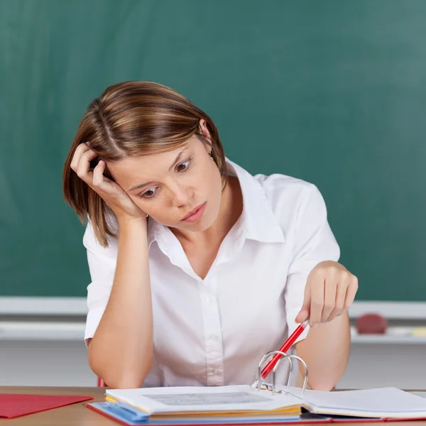 27,537,634 imágenes de Maestro pensando libres de derechos | Depositphotos