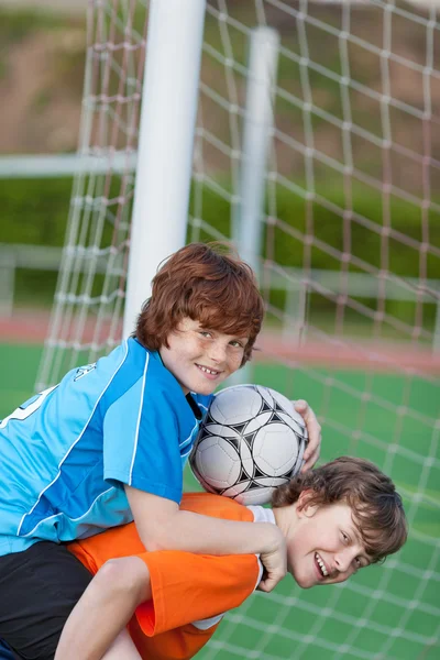 Niños haciendo deportes fotos de stock, imágenes de Niños haciendo ...
