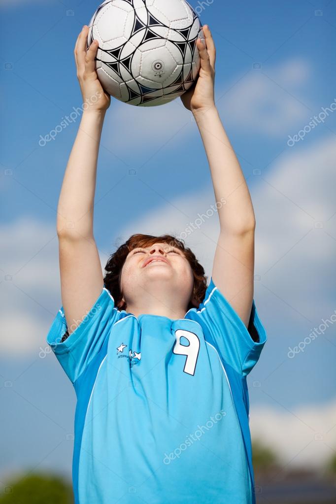 atrapar pelota chico — Foto de stock © racorn #27100459