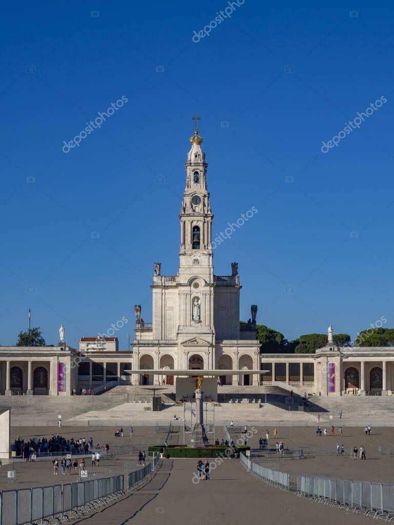 F tima, Portugal; agosto de 2021: Bas lica de Nuestra Se ora del ...