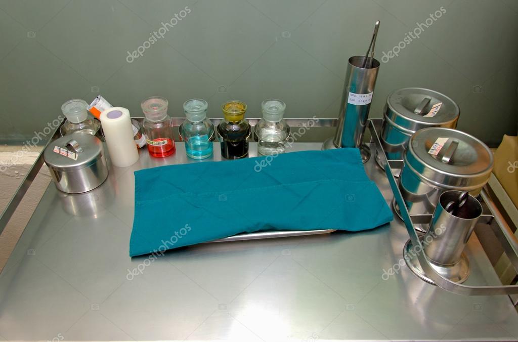Set of dressing often used supplies in a medical for cleaning wo ⬇ ...